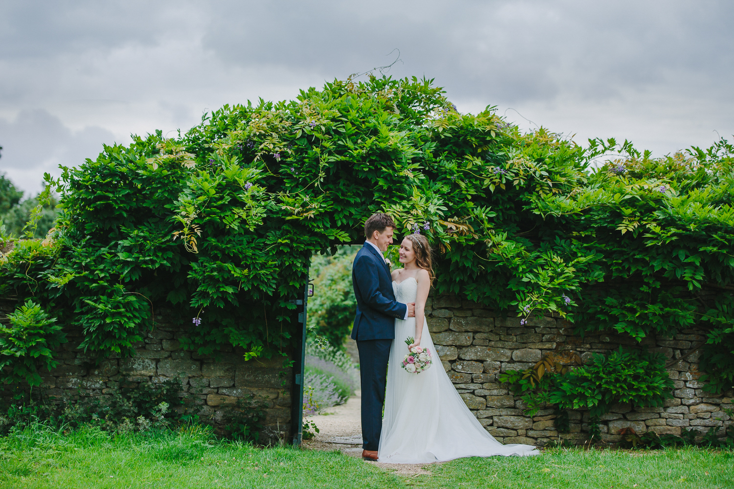 Oxford Wedding Photographer | Cogges Barn | Ben and Claire ...